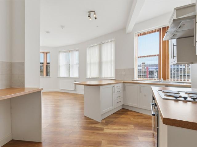 apartment for Rent in Blackburn Road, Accrington, Lancashire, BB5 1HD