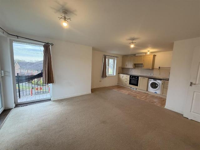 Blackburn Way, Hounslow TW4, 2 bed flat to rent, £1,550 pcm | PrimeLocation