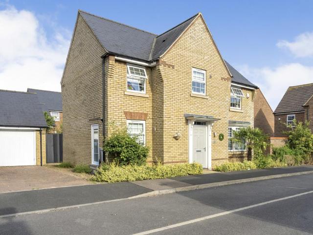 Blackbeard, Brooklands, Milton. 4 bed detached house to rent £2,800 pcm £646 pw