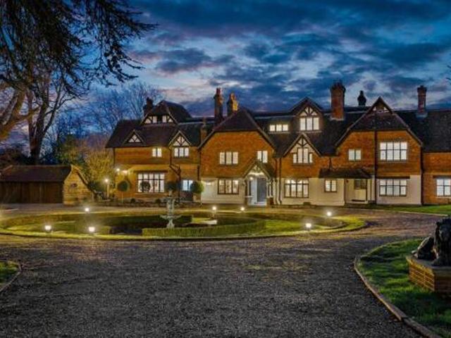 Blackberry Lane, Lingfield, 11 Bedroom Character