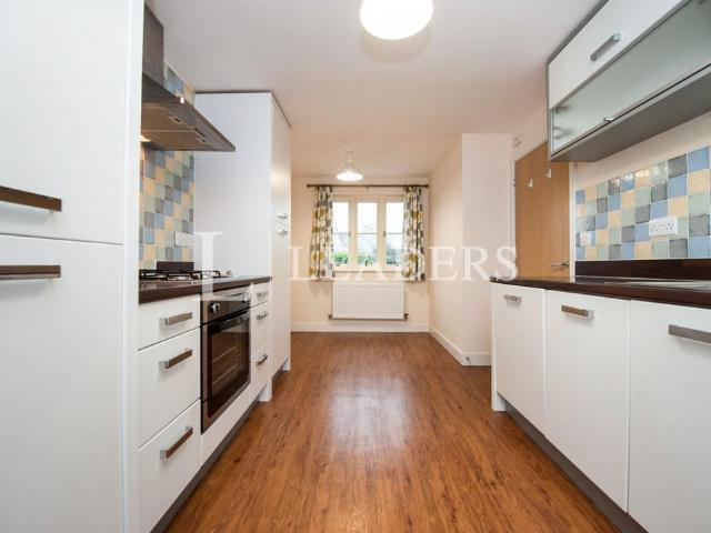 Blackberry Walk, London Road. 3 bed house to rent £1,850 pcm £427 pw
