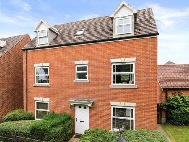 Blackbird Place, Bracknell, 4 Bedroom Detached
