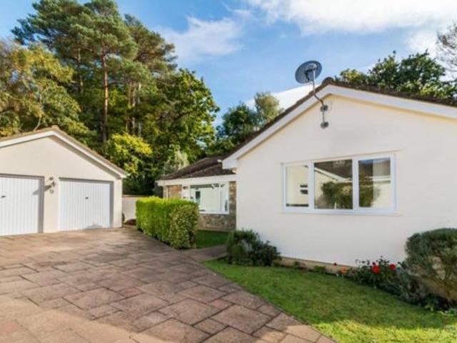Blackbird Way, Bransgore, 3 Bedroom Detached