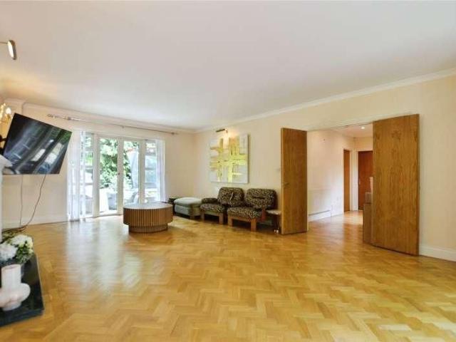 Blackdown Avenue, Pyrford, Woking, Surrey, GU22