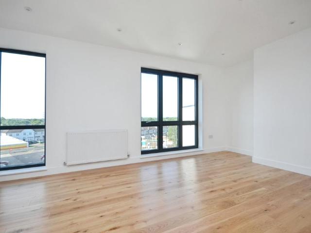 Blackfen Road Sidcup DA15 1 bed flat to rent £1,550 pcm £358 pw