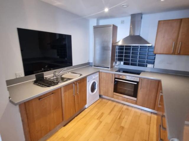 Blackfriars, Manchester M3, 2 bed flat to rent, £1,300 pcm | PrimeLocation