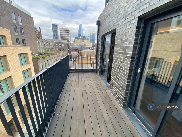 Blackfriars Road, London, SE1 2 bed flat to rent £4,000 pcm £923 pw