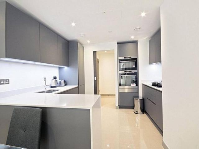 Blackfriars Road, Southwark, London, SE1 2 bed flat to rent £7,999 pcm £1,846 pw