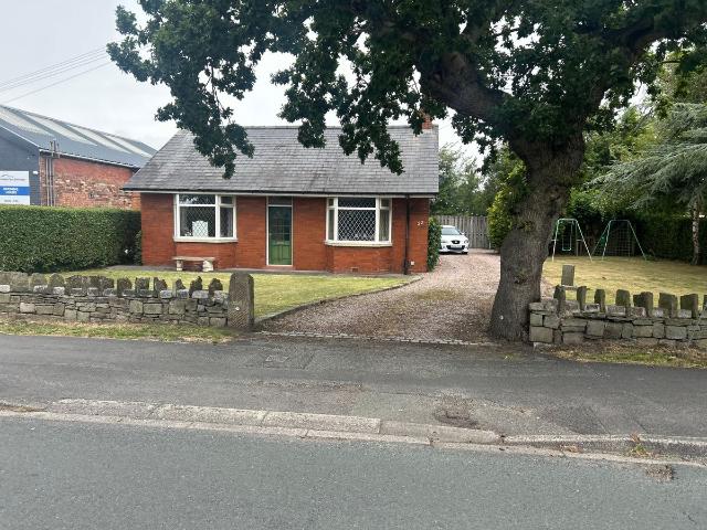 Blackgate Lane, Tarleton PR4, 2 bed bungalow to rent, £1,000 pcm | PrimeLocation