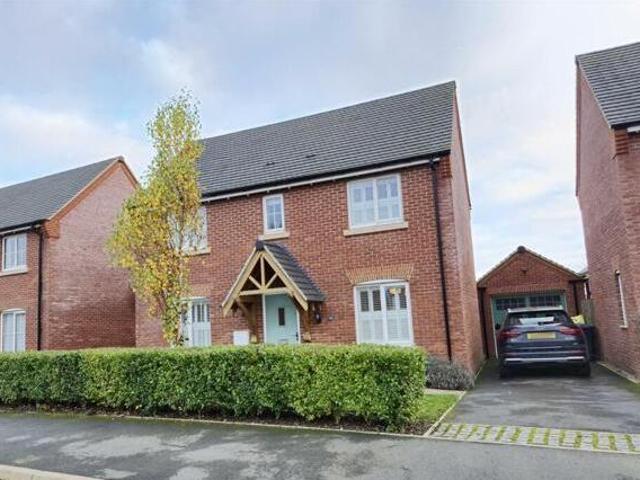 Blackham Road, Hugglescote, 3 Bedroom Detached