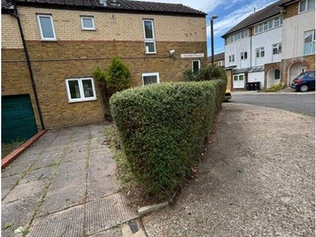 Blackheath Crescent, Milton Keynes MK13, 3 bed terraced house to rent, £1,500 pcm | PrimeLocation