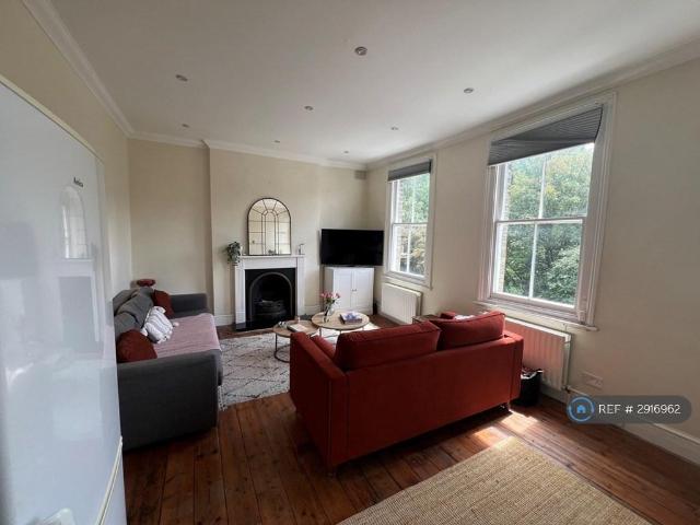 Blackheath Grove, London, SE3 1 bed flat to rent £1,800 pcm £415 pw