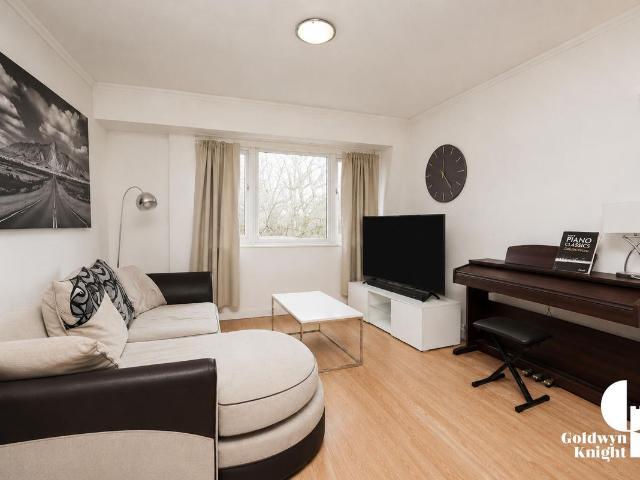 Blackheath, London SE3, 2 bed flat to rent, £1,700 pcm | PrimeLocation