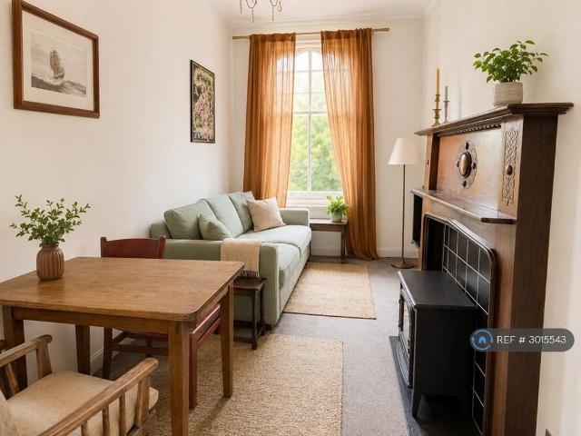 Blackheath, London, SE3 2 bed flat to rent £1,950 pcm £450 pw