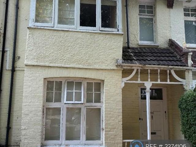Blackheath, London, SE3 2 bed flat to rent £2,300 pcm £531 pw