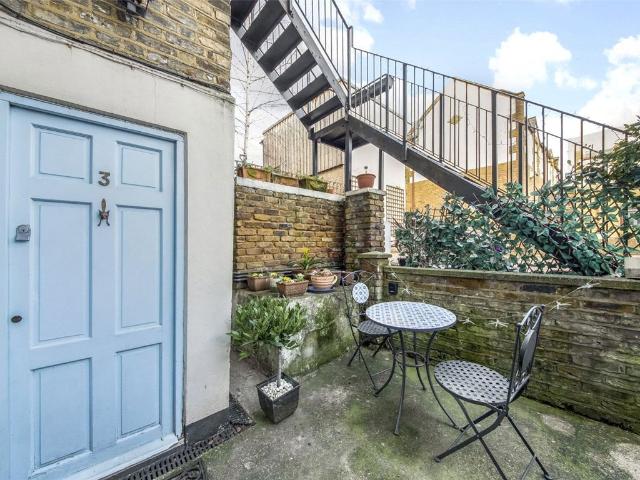 Blackheath Road, Greenwich SE10, 1 bed maisonette to rent, £1,850 pcm | PrimeLocation