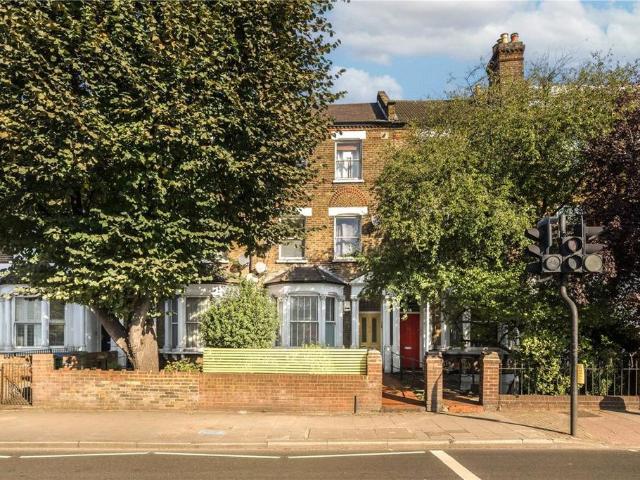 Blackheath Road, Greenwich 2 bed flat to rent £1,800 pcm £415 pw
