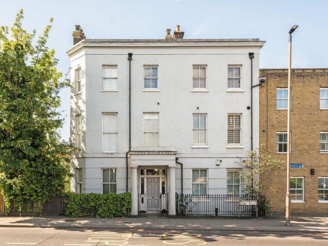 Blackheath Road, Greenwich 2 bed flat to rent £2,000 pcm £462 pw