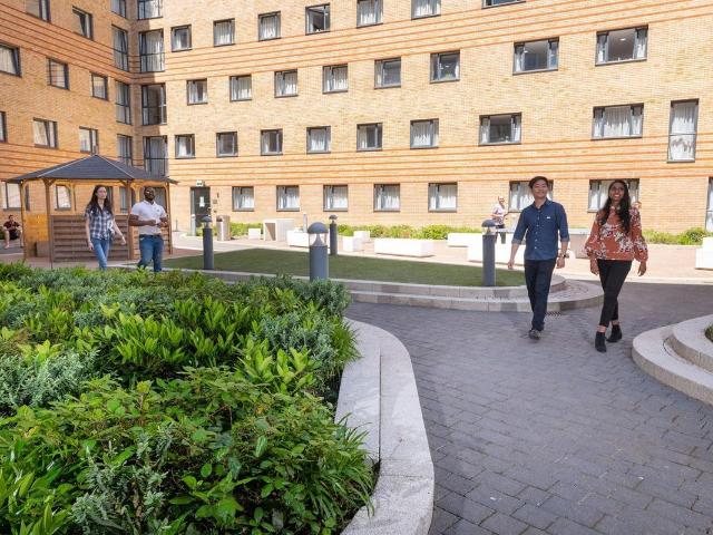 Blackhorse Lane, London E17, 1 bed flat to rent, £1,235 pcm | PrimeLocation