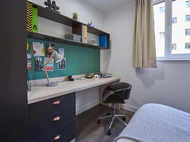 Blackhorse Lane, London E17 Studio to rent £1,859 pcm £429 pw