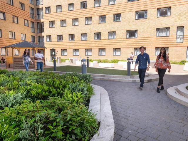 Blackhorse Lane, London E17 Studio to rent £1,928 pcm £445 pw