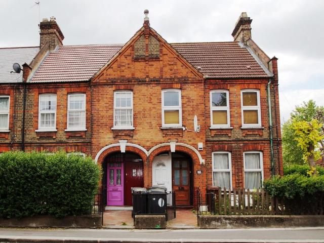 Blackhorse Road, London, E17 2 bed maisonette to rent £1,900 pcm £438 pw