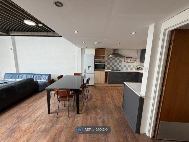Blackhorse Road, London E17, 3 bed flat to rent, £2,350 pcm | PrimeLocation