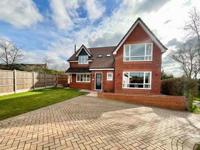 Blackies Lane, Stone, 4 Bedroom Detached