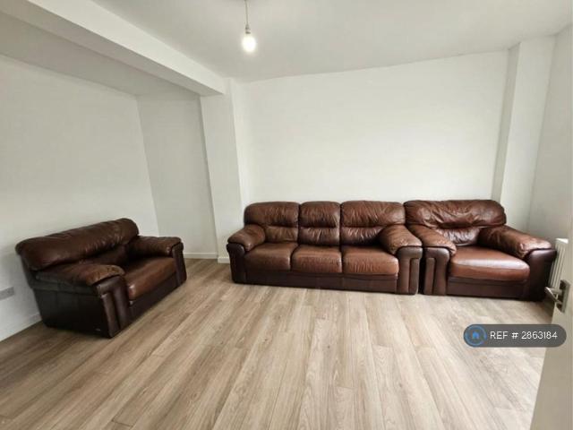 Blackley New Road, Manchester, M9 3 bed end of terrace house to rent £1,295 pcm £299 pw