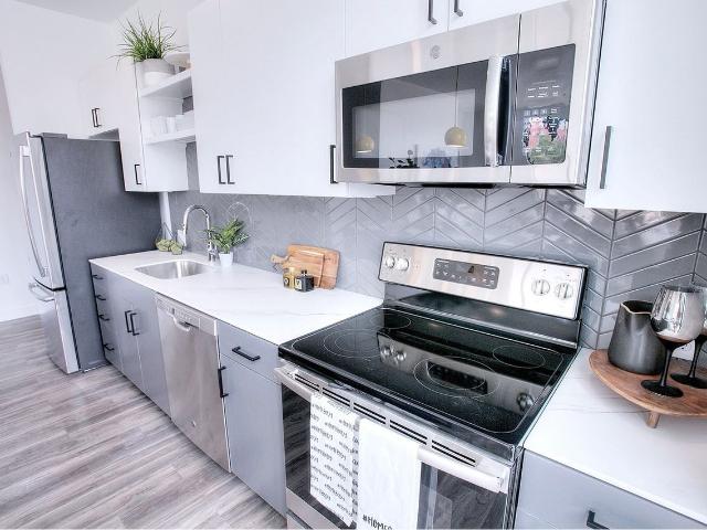 Blackstone Corner 2 Bedroom Apartment for Rent at 3618 Farnam St, Omaha, NE 68131