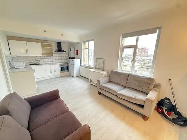 Blackstock Road, Finsbury Park N4, 2 bed flat to rent, £2,000 pcm | PrimeLocation