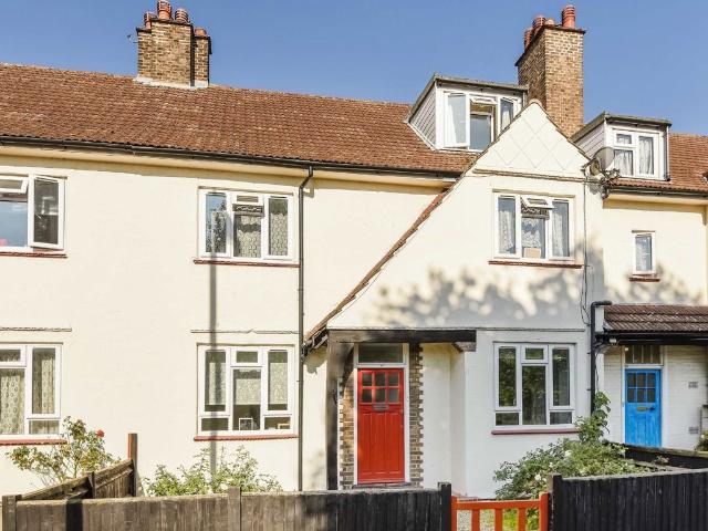 Blackshaw Road, Tooting SW17, 2 bed flat to rent, £2,250 pcm | PrimeLocation