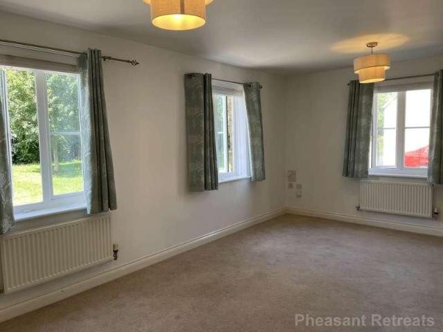 Blackthorn Mews, Carterton, OX18