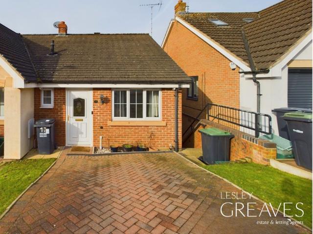 Blackthorn Close, Gedling, Nottingham NG4, 3 bed semi detached house to rent, £1,100 pcm | PrimeLocation