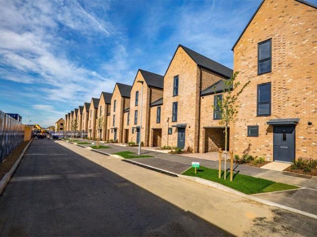 Blackthorn Way, St Neots PE19, 4 bed town house to rent, £1,800 pcm | PrimeLocation
