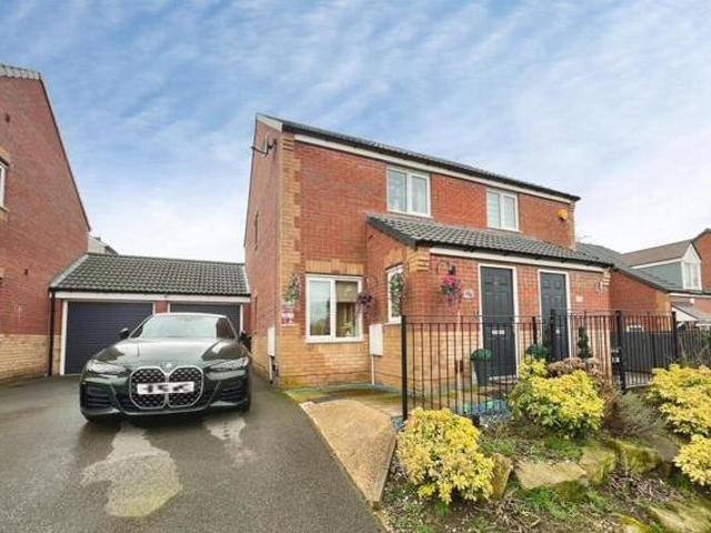 Blackthorne Close, Bradford, 2 Bedroom Semi detached