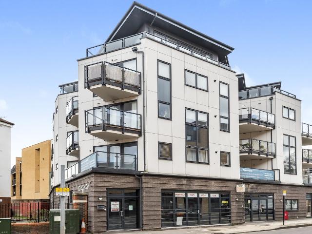 Blackwall Lane, London SE10, 2 bed flat to rent, £2,200 pcm | PrimeLocation