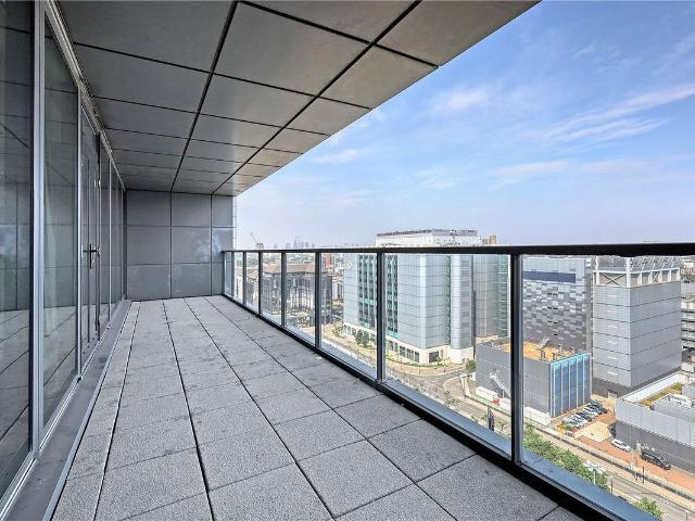 Blackwall Way, London E14, 3 bed flat to rent, £3,250 pcm | PrimeLocation
