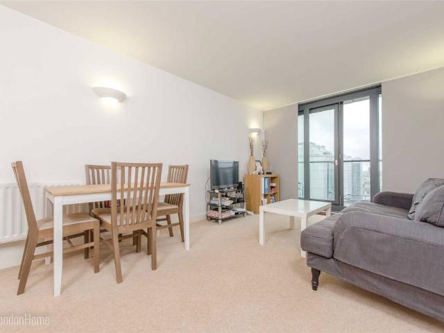 Blackwall Way, London E14, 1 bed flat to rent, £2,000 pcm | PrimeLocation