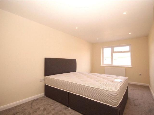 Blackwell Avenue, Guildford, Surrey, GU2 8LU