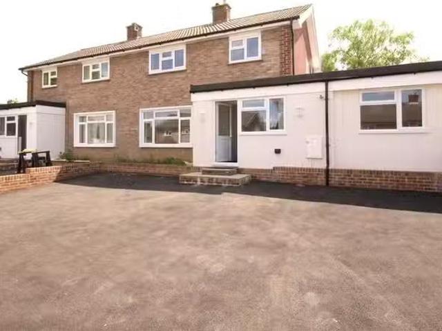 Blackwell Avenue, Guildford, Surrey, GU2 8LU