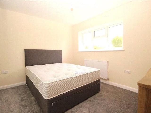 Blackwell Avenue, Guildford, Surrey, GU2 8LU