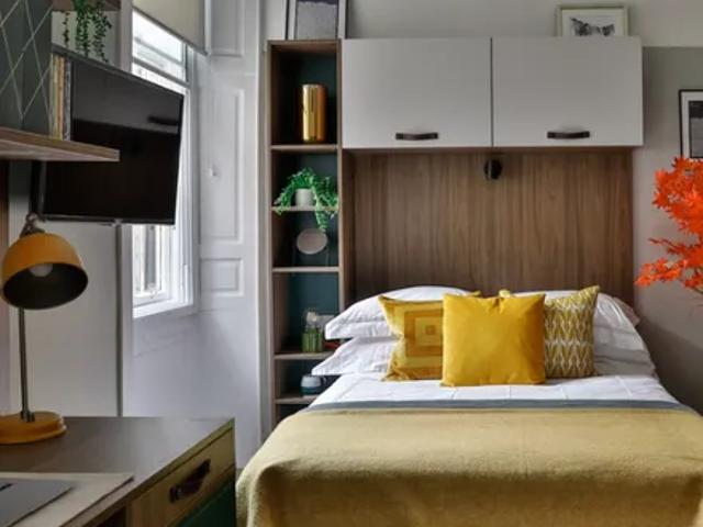 Blackwells, 53 South Bridge, City of Edinburgh, EH1 1YS, United Kingdom | Studio townhouse for rent #126824053 | Rentberry