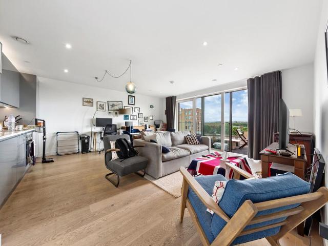 Blackwood Apartments, Victory Place. 1 bed apartment to rent £2,500 pcm £577 pw