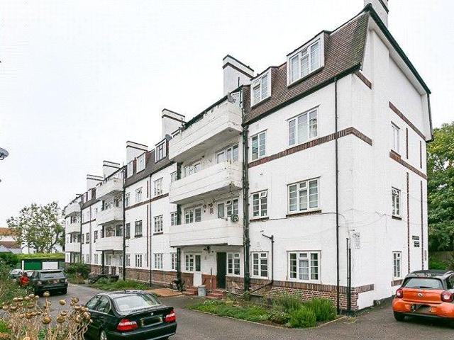 Bladon Court, Barrow Road SW16 2 bed apartment to rent £1,750 pcm £404 pw
