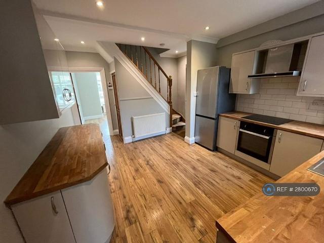 Blagdon Road, New Malden, KT3 3 bed detached house to rent £2,350 pcm £542 pw