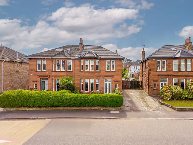 Blairbeth Road, Rutherglen, Glasgow. 3 bed semi detached house to rent £1,795 pcm £414 pw