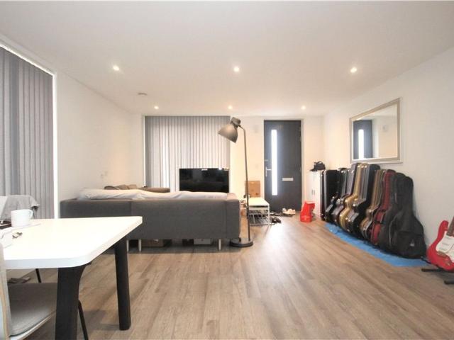 Blairderry Road, Streatham, SW2 4SD
