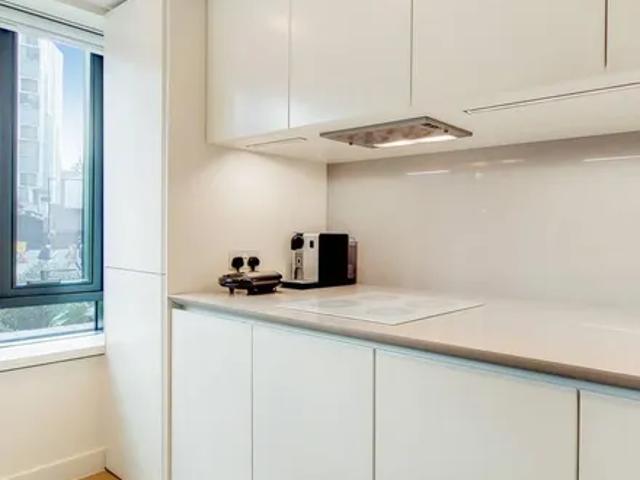 Blake Tower, 2 Fann Street, Barbican, London, EC2Y 8AF, United Kingdom | 1 bed apartment for rent #140800194 | Rentberry