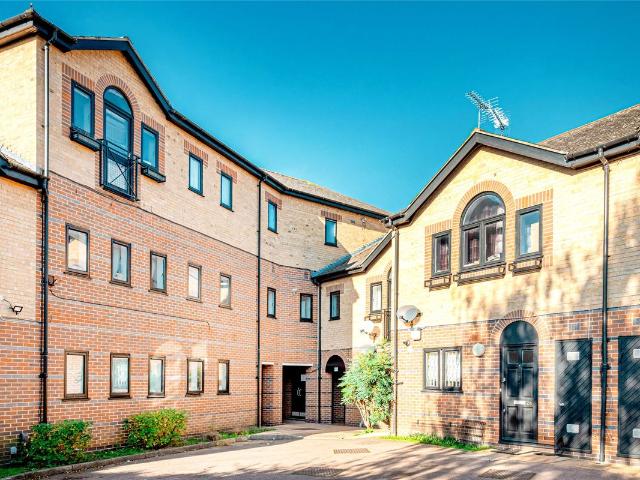 Blake Close, London W10, 1 bed flat to rent, £1,695 pcm | PrimeLocation